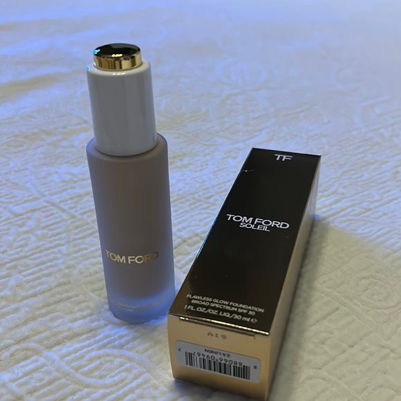 Tom Ford | Makeup | Tom Ford Soleil Flawless Glow Foundation In Shade ...